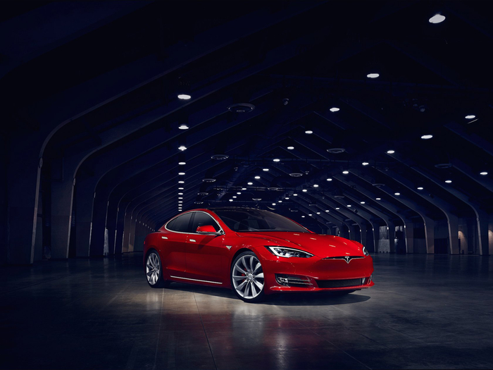 Tesla, 커스터마이즈 보험 패키지 InsureMyTesla 출시 - 로아AI